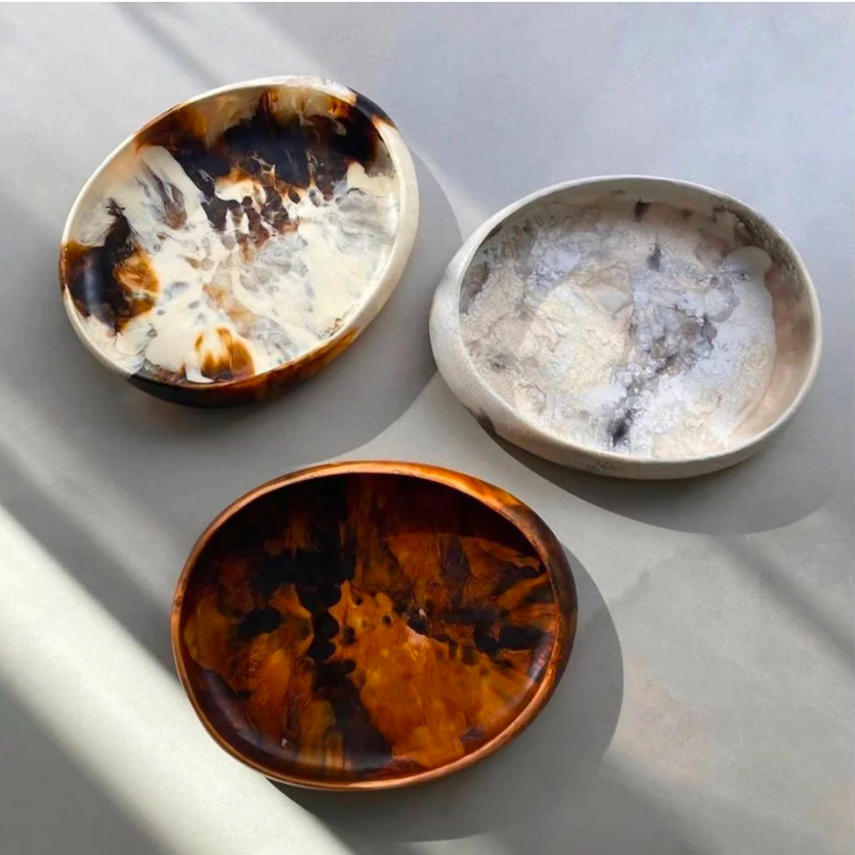 Large Light Horn Swirl Rock Bowl – Collecto